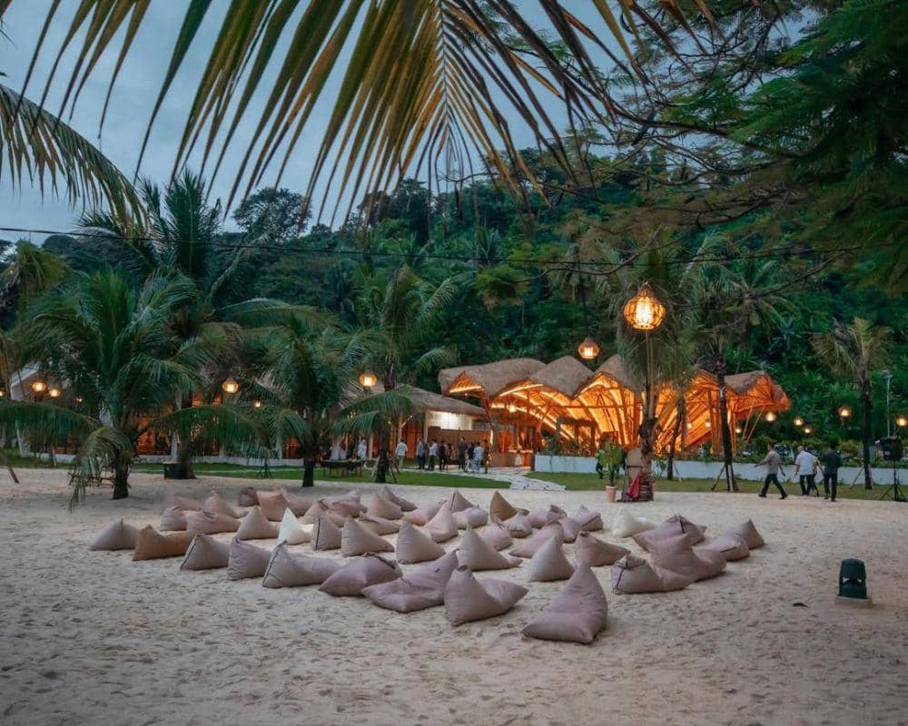 Kyokko Beach, Satu-Satunya Beach Club Modern Terbaru Lampung | IDN ...
