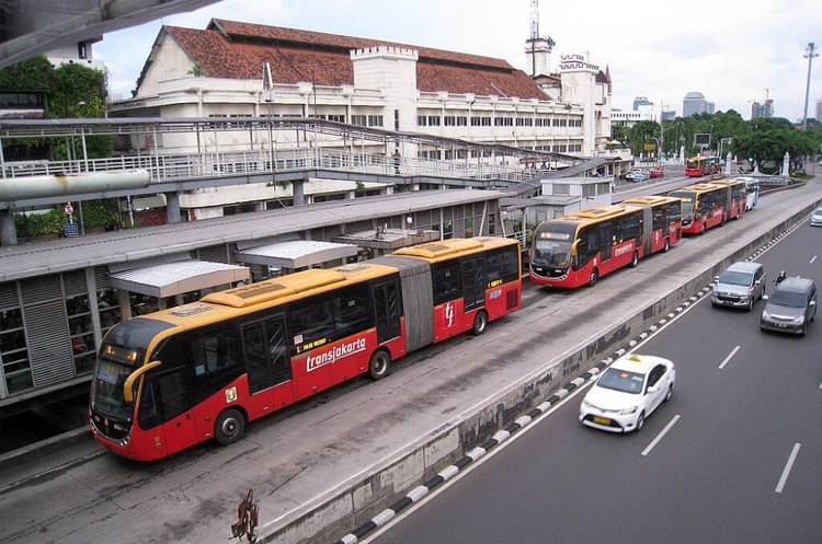 Perbedaan Busway Biru dan Orange, Bikin Gak Salah Jalan | IDN Times