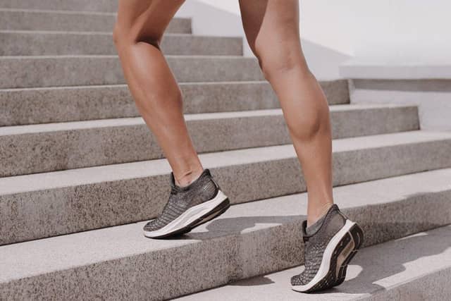 5 Perbedaan Sepatu Running yang Sol Karet dan Foam, Jangan Salah! | IDN ...