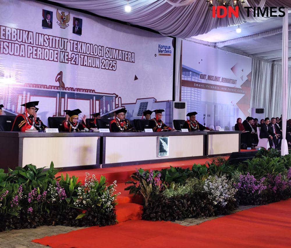 Apa itu Kalung Gordon Wisuda? Biasanya Dipakai oleh Rektor | IDN Times