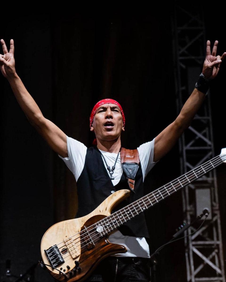 Biodata dan Profil Yuke Sampurna, Bassist Dewa 19 | IDN Times