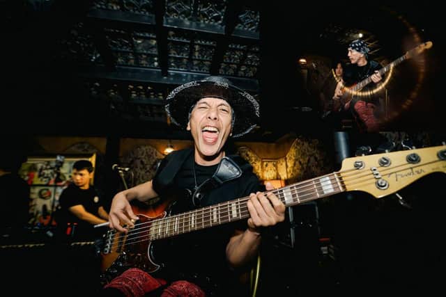 Biodata dan Profil Yuke Sampurna, Bassist Dewa 19 | IDN Times
