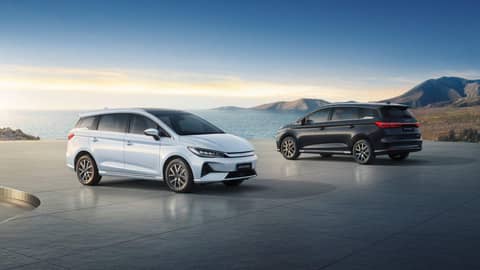 Perang Harga Mobil di China Semakin Brutal, Ini Penyebab dan Dampaknya ...