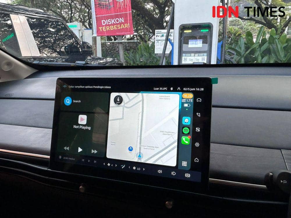 Test Drive Wuling New Cloud EV: Praktis Banget Buat Harian | IDN Times