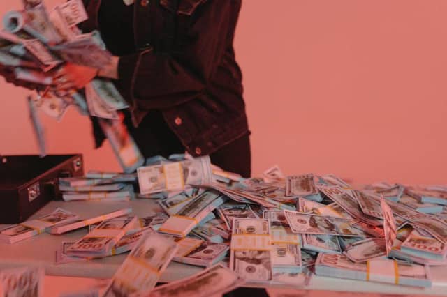 Money Laundry | IDN Times