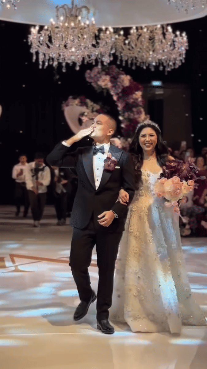 7 Potret Resepsi Pernikahan Cellos dan Natasha Putri | IDN Times