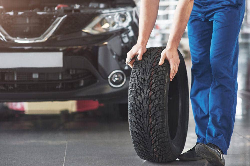 Penyebab Retakan Halus pada Ban Mobil | IDN Times