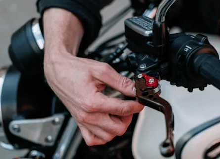 Mengenal Master Rem Motor: Fungsi dan Gejalanya Saat Rusak | IDN Times