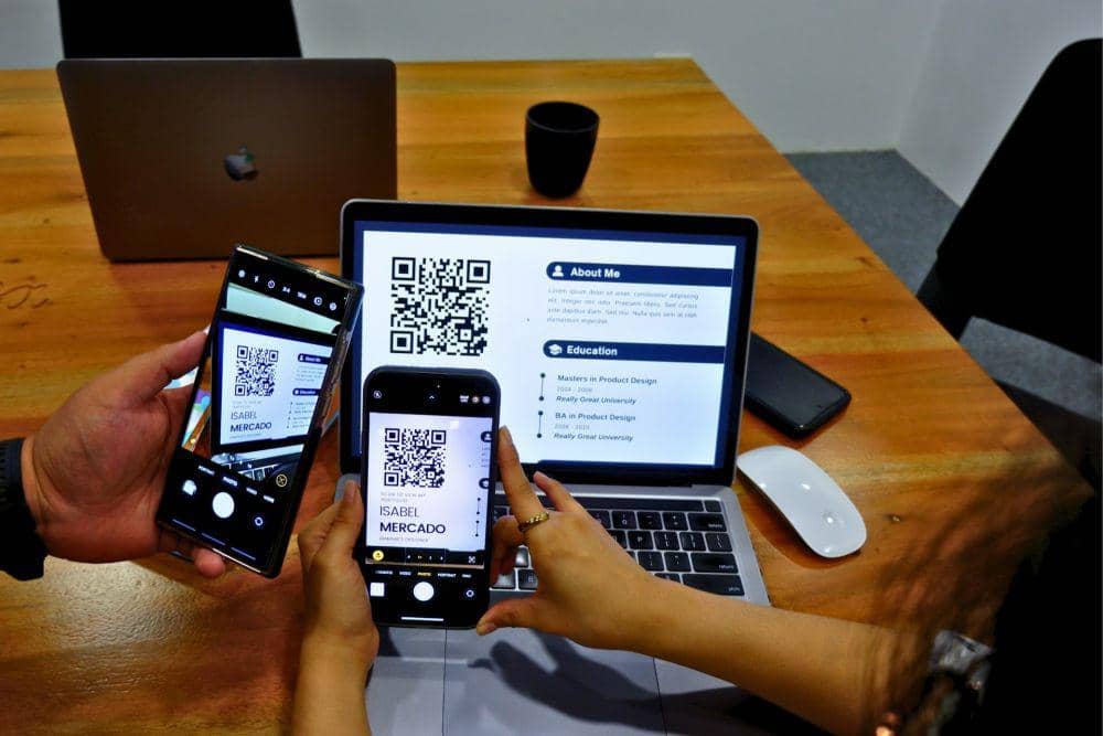 Siapa Penemu QR Code? Ini Profil dan Sejarah Perkembangannya | IDN Times