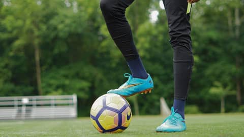 4 Pemain Aktif EPL dengan 400 Penampilan per 2025 | IDN Times