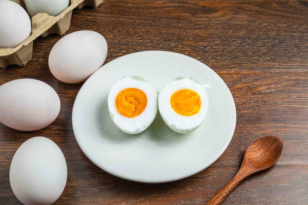 Berapa Lama Telur Rebus Bertahan pada Suhu Ruang? | IDN Times