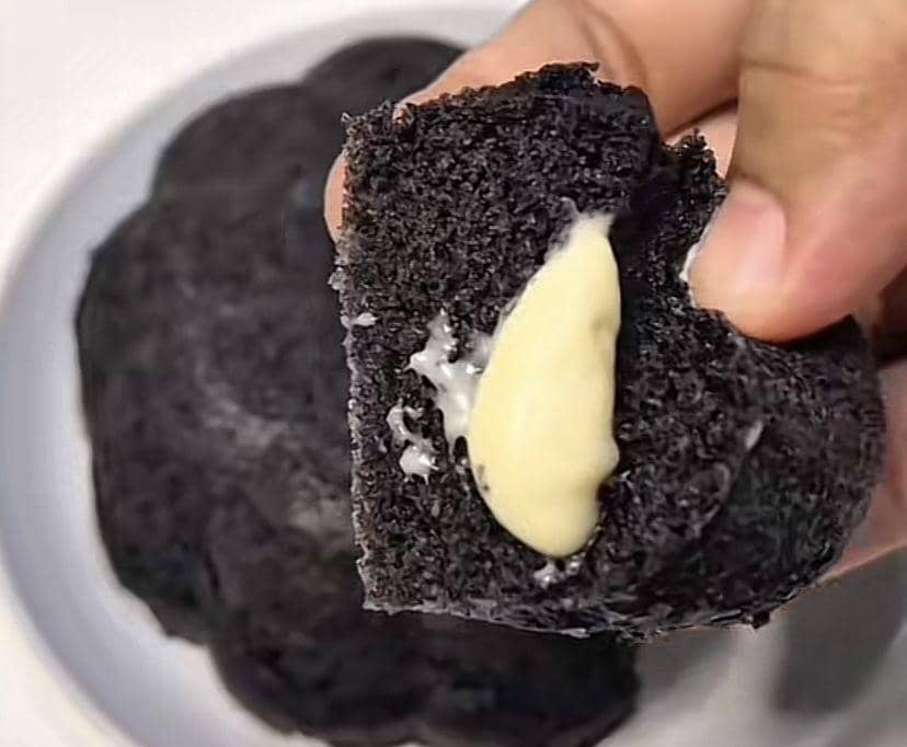 Resep Bolu Ketan Hitam Keju Lumer Enak, Meleleh di Lidah | IDN Times Sumsel