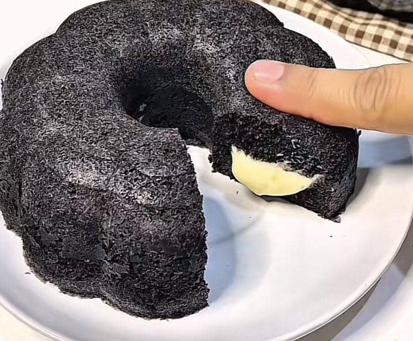 Resep Bolu Ketan Hitam Keju Lumer Enak, Meleleh di Lidah | IDN Times Sumsel