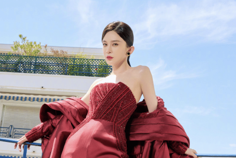 ⁠Biodata dan Profil Zhao Ying Zi, Artis China Kontroversial | IDN Times