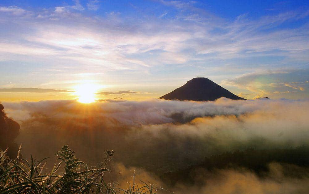 Estimasi Waktu Naik Bukit Sikunir Dieng | IDN Times