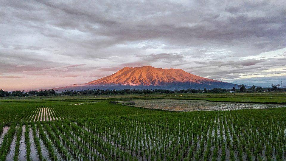 7 Gunung di Sumatra yang Wajib Masuk Daftar Pendakianmu | IDN Times Sumsel