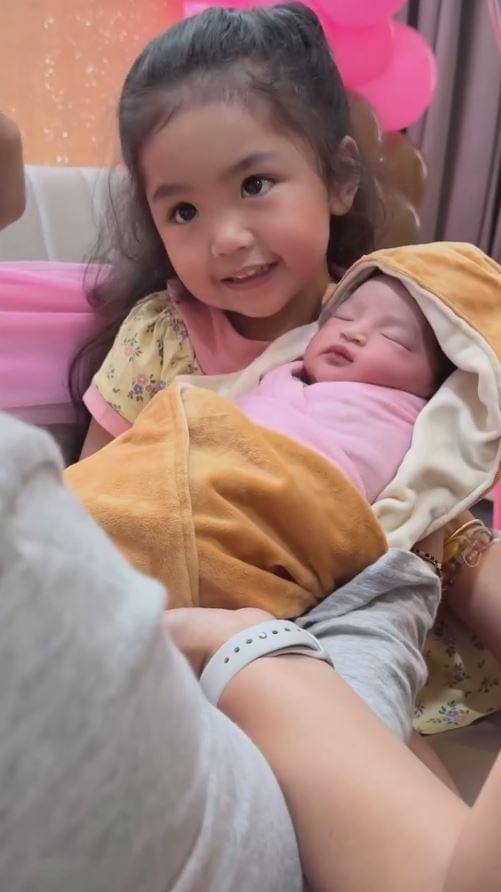 Potret Perdana Xandraya Anak Kedua Siti Badriah | IDN Times