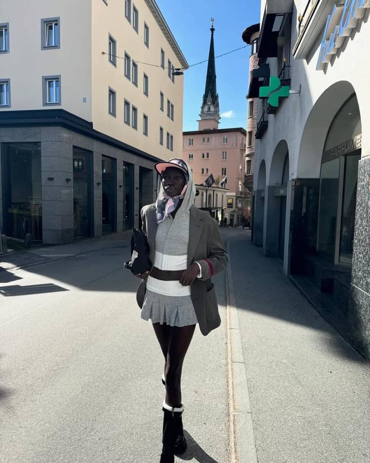 12 Gaya OOTD Off-duty ala Model Mitchell Akat, Stunning! | IDN Times