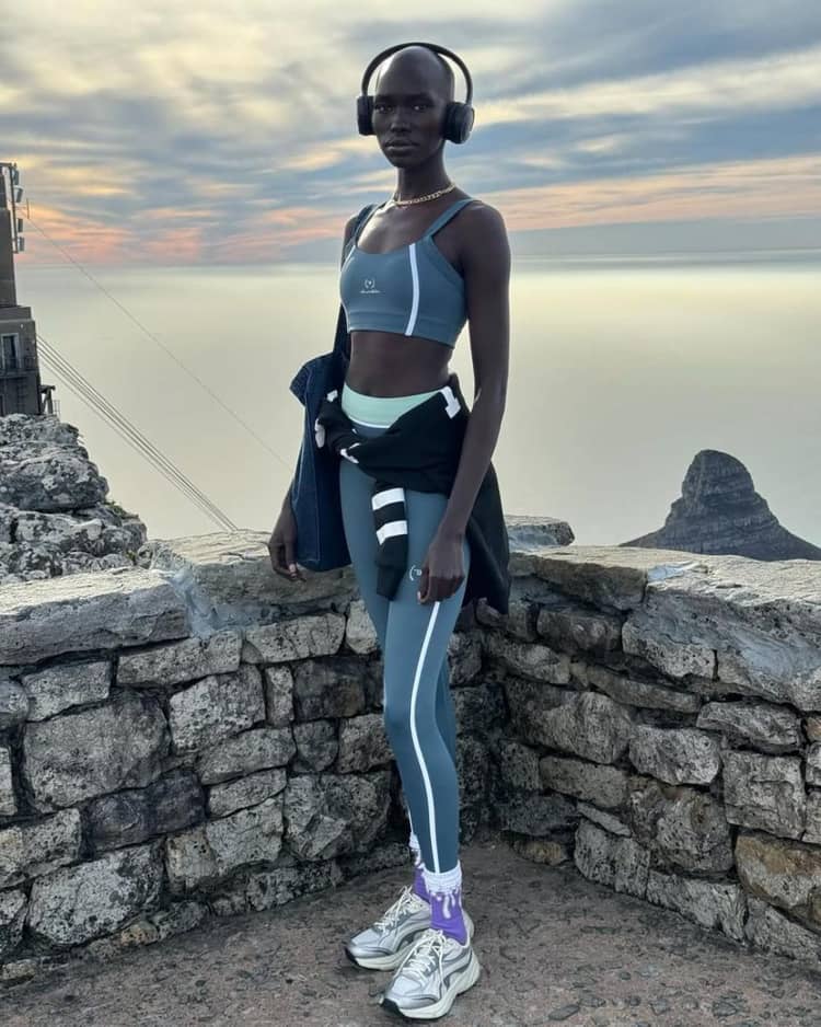 12 Gaya OOTD Off-duty ala Model Mitchell Akat, Stunning! | IDN Times