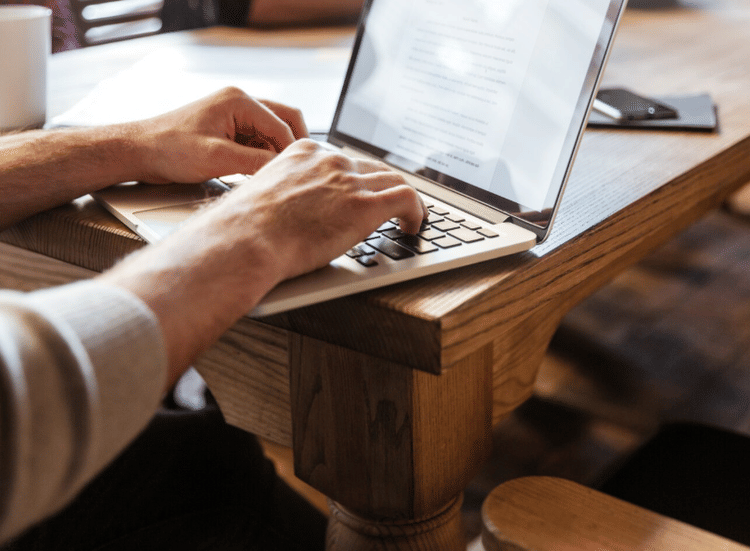 50 Contoh Balasan Email Ditolak Kerja, Sopan dan Bijak! | IDN Times