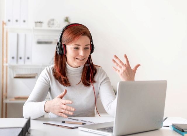 50 Contoh Balasan Chat Panggilan Interview | IDN Times