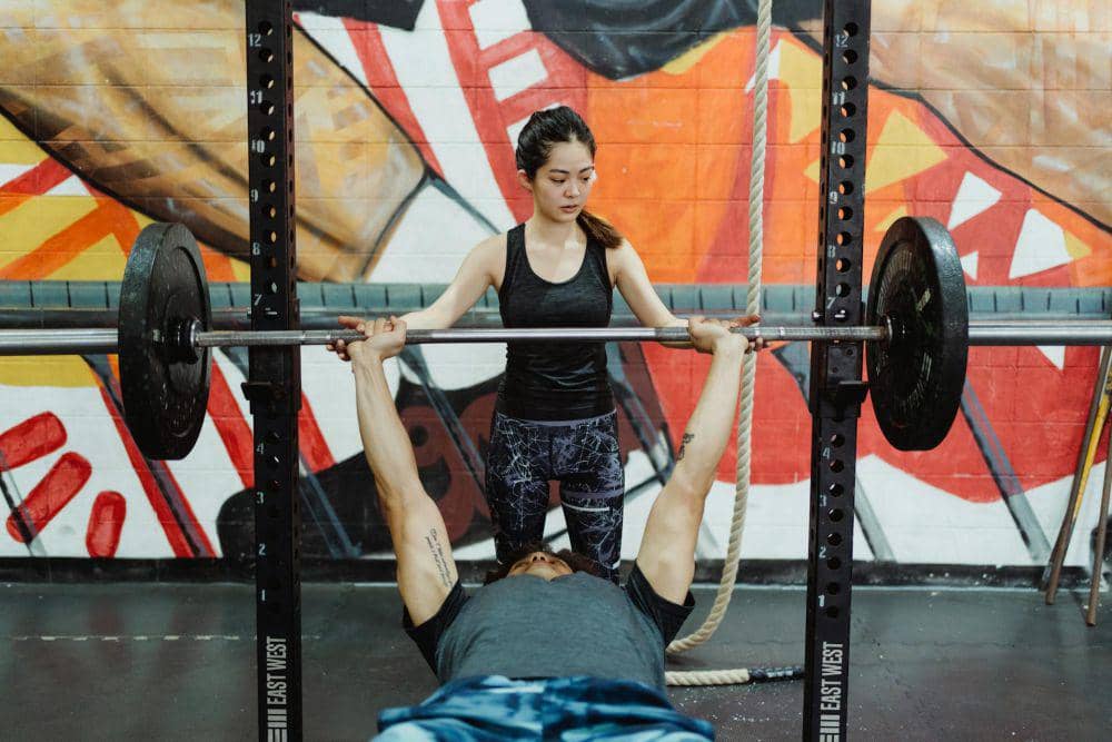 7 Jenis Dumbbell Workout buat Pemula, Gak Perlu ke Gym! | IDN Times