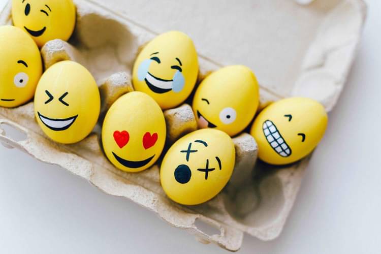 Emoji 🗿 Artinya Apa? Berikut Makna dan Contoh Penggunaannya | IDN Times