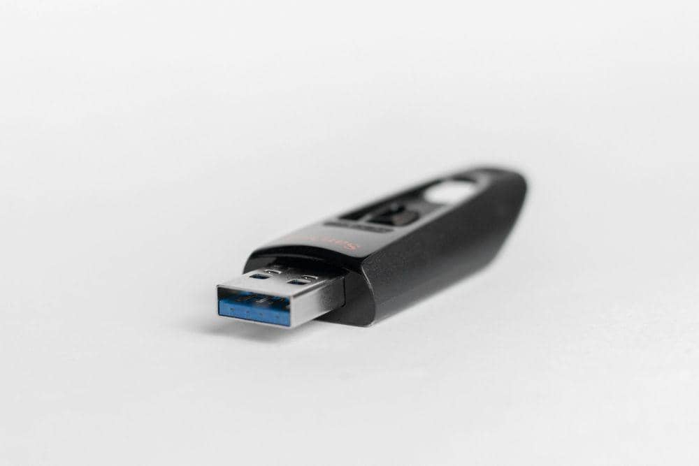 10 Merek Flashdisk Terbaik 2025, Ada SanDisk dan Kingston | IDN Times