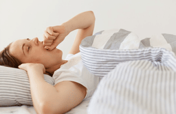 5 Penjelasan Hypnic Jerk, Sensasi Terjatuh saat Tidur | IDN Times