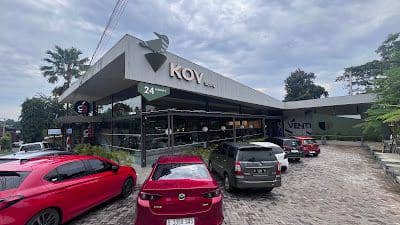 KOV Koffie Cafe: Destinasi Kopi 24 Jam yang Lagi Hits di Semarang | IDN ...