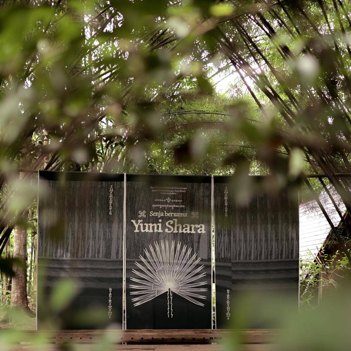 7 Potret Ulang Tahun ke-53 Yuni Shara, Dapat Kejutan Manis dari Anak ...