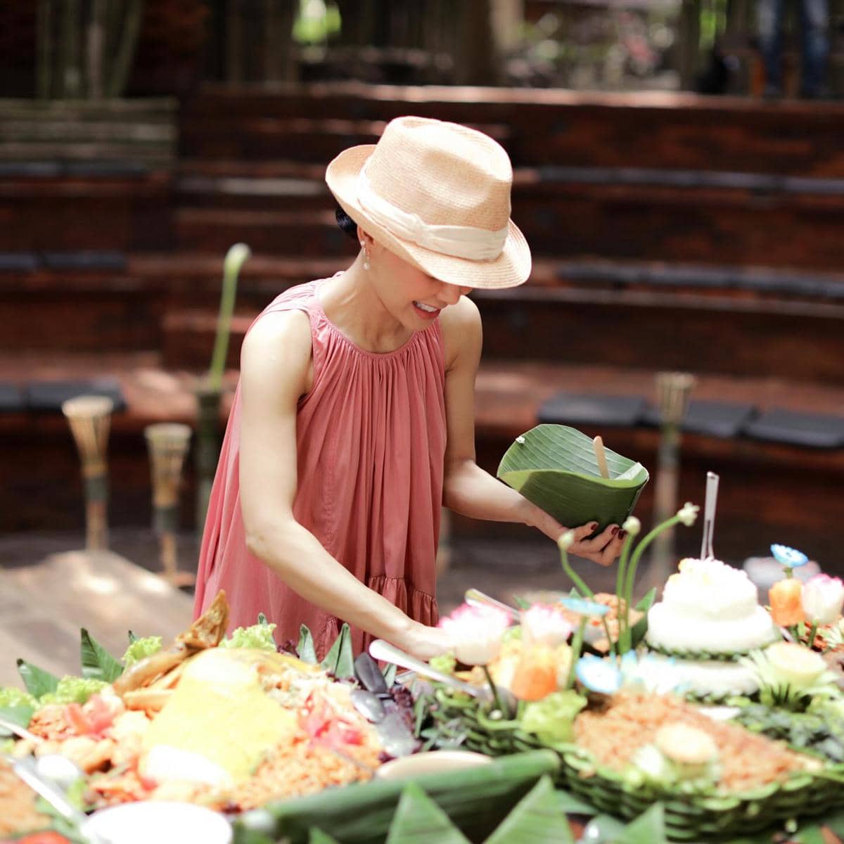 7 Potret Ulang Tahun ke-53 Yuni Shara, Dapat Kejutan Manis dari Anak ...