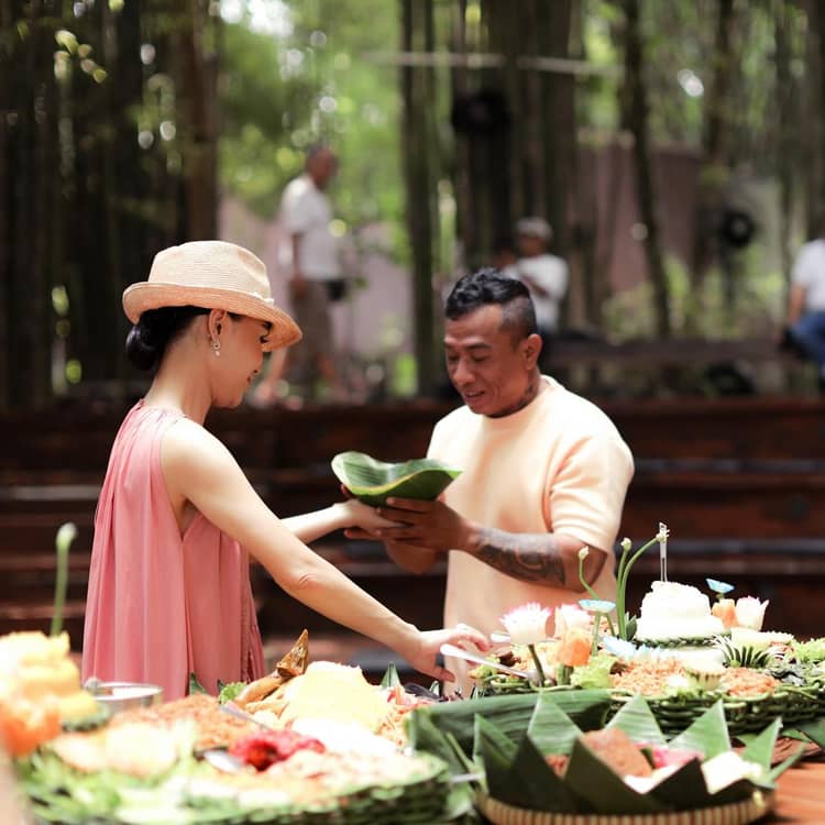 7 Potret Ulang Tahun ke-53 Yuni Shara, Dapat Kejutan Manis dari Anak ...