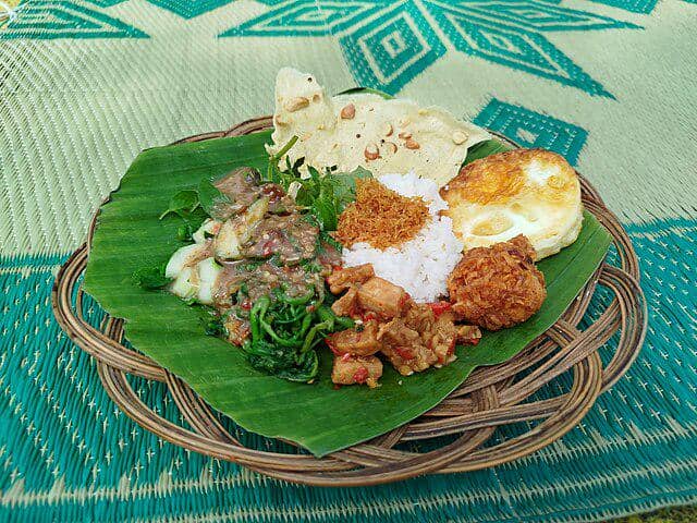 5 Tips Membuat Pecel Pincuk Khas Jawa yang Sambalnya Nendang dan Gak ...