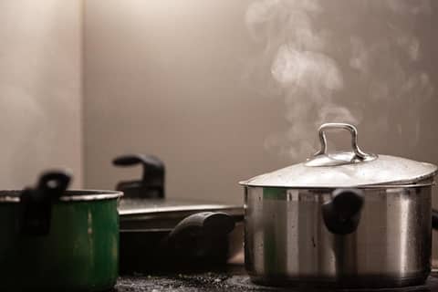 5 Tips Menyimpan Kue Talam agar Tidak Cepat Basi dan Tetap Kenyal | IDN ...