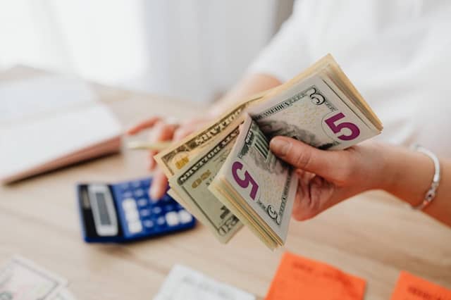 5 Cara Jadikan Passion sebagai Jalan Financial Freedom, Hobi Jadi Cuan ...