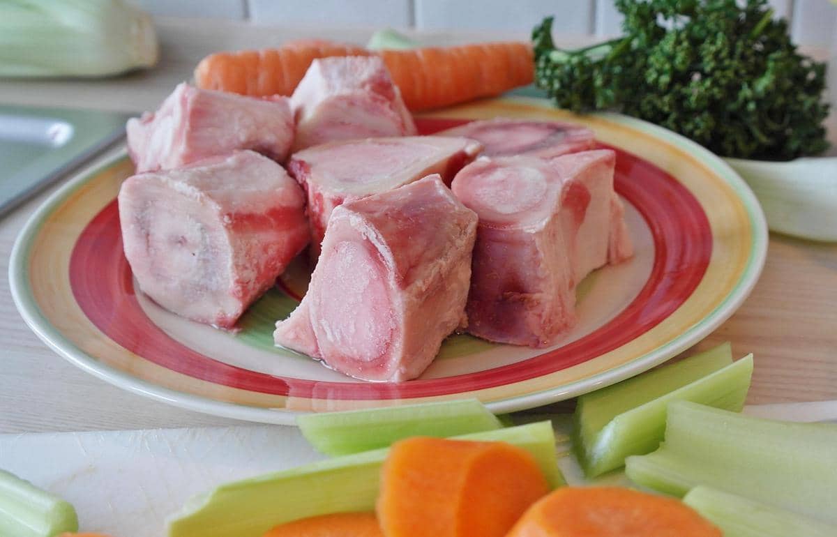 Resep Sop Tulang Sapi Rempah yang Segar | IDN Times