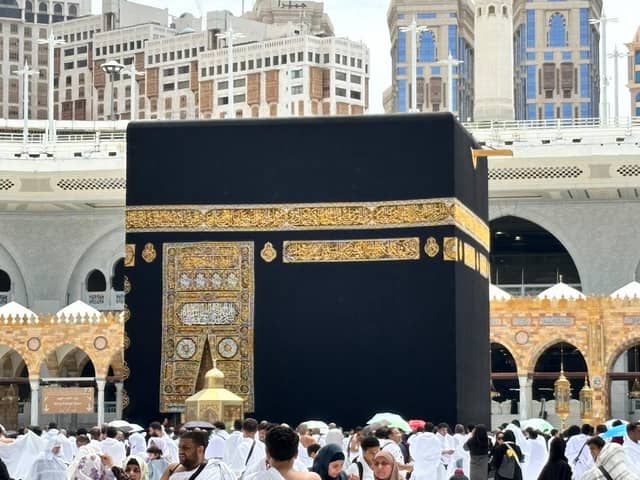 Benarkah Kain Penutup Kabah Dijual ke Epstein? Cek Fakta di Arsipnya ...
