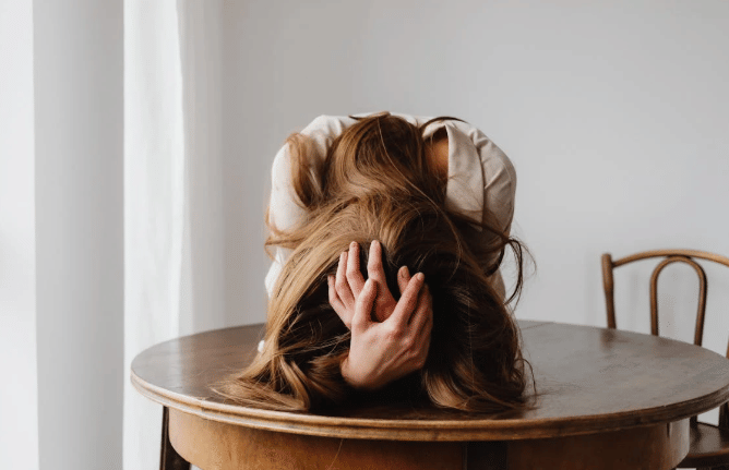 7 Cara Mengatasi Frustasi yang Mudah Meledak, Emosi Lebih Terkendali! | IDN Times