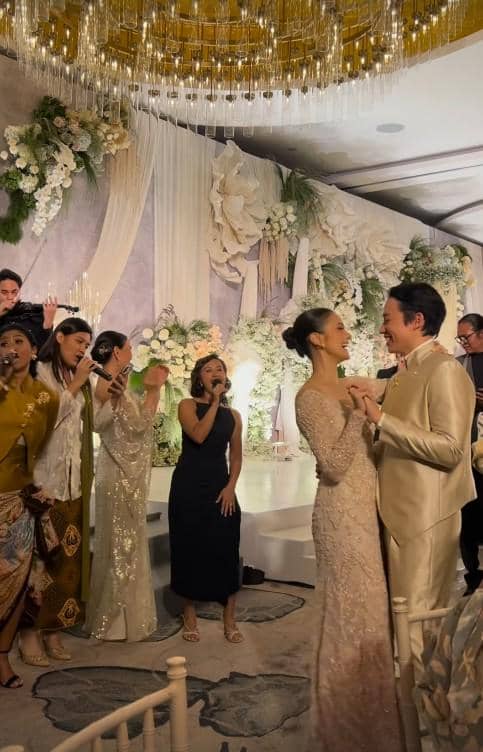 Potret Resepsi Pernikahan Amanda Rawles dan Adriel Susanteo di Jakarta | IDN Times