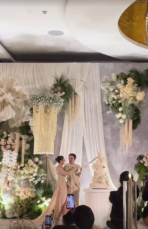 Potret Resepsi Pernikahan Amanda Rawles dan Adriel Susanteo di Jakarta | IDN Times