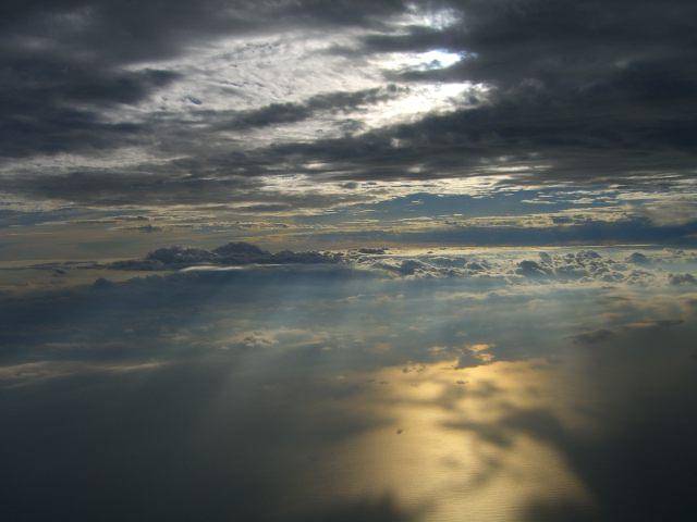 5 Fakta Menarik Troposfer, Lapisan Atmosfer Terbawah yang Menyentuh ...