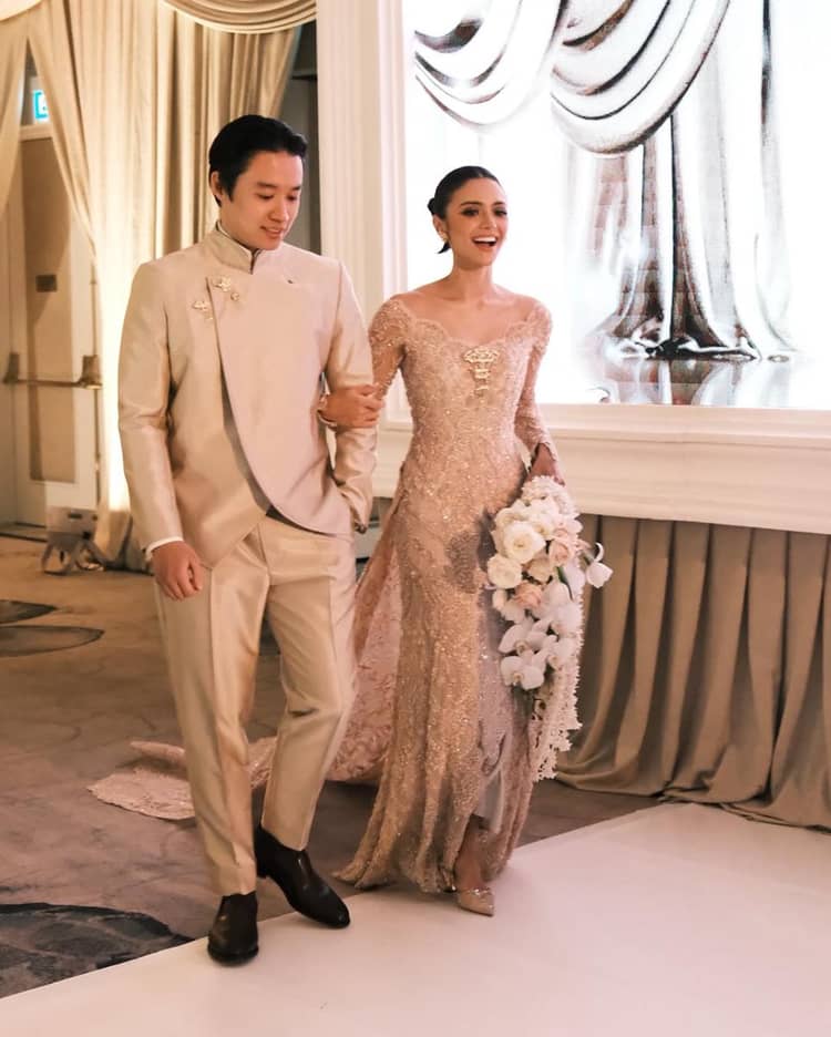 7 Gaya hingga Dekorasi Resepsi Pernikahan Amanda Rawles, Tampil Elegan ...