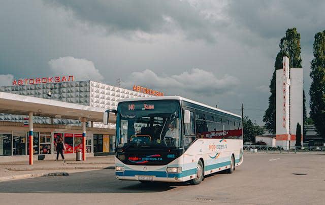 5 Terminal Bus Populer di Jakarta yang Melayani Rute Antar Kota dan ...