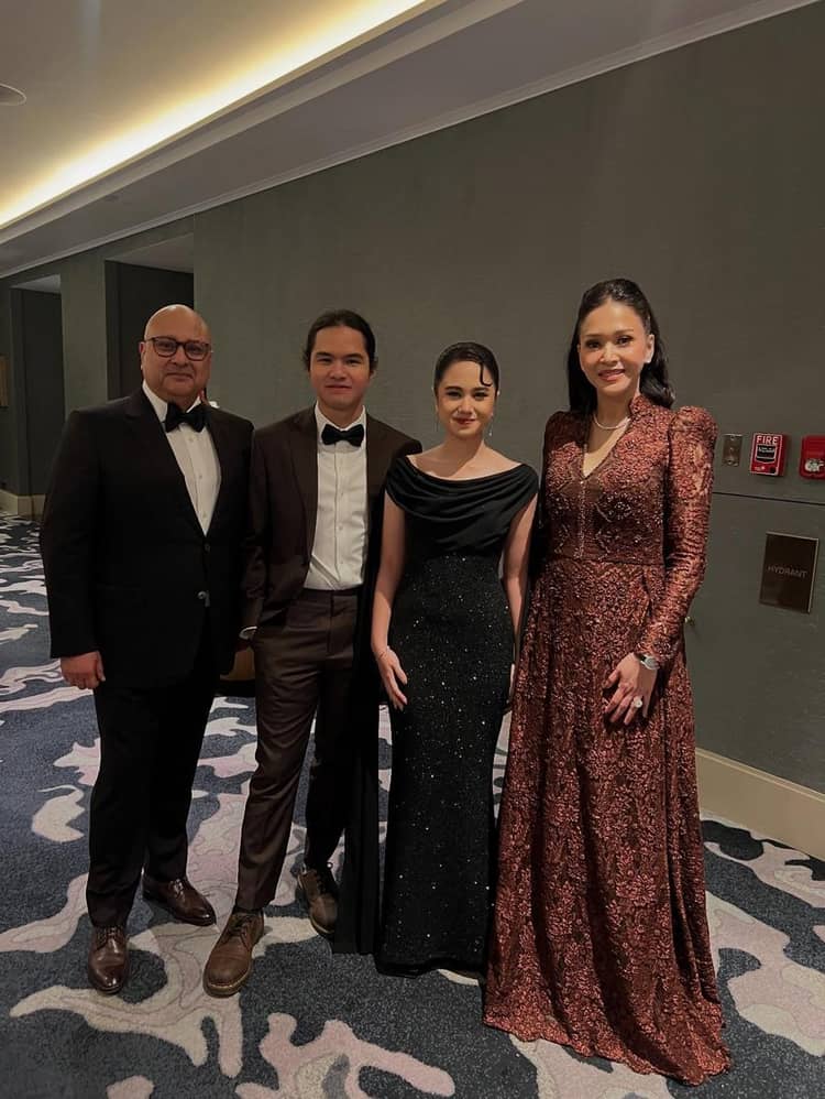 7 Potret Maia Estianty di Resepsi Pernikahan Al Ghazali dan Alyssa | IDN Times