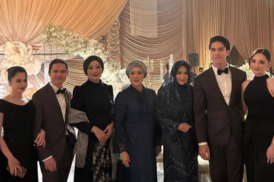 Potret Syifa Hadju dan Tissa Biani di Resepsi Pernikahan Al-Alyssa | IDN Times