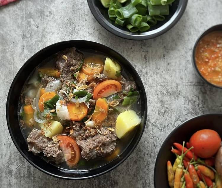 Resep Sop Iga Sapi Enak dan Empuk, Cobain Deh! | IDN Times Sumsel