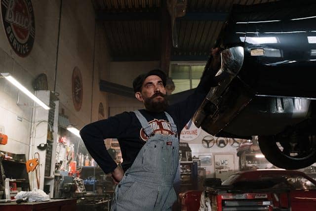 Kenapa Pintu Bengkel Ketok Magic Selalu Tertutup? Ini Alasannya | IDN Times