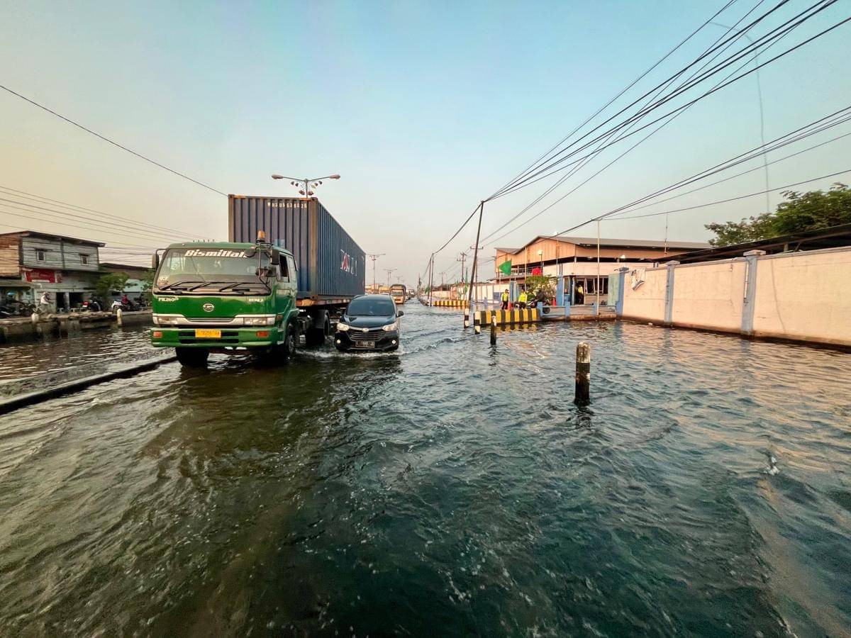 Pantura Semarang Demak Masih Banjir Rob, 3 Daerah Pesisir Jateng Siaga | IDN Times Jateng