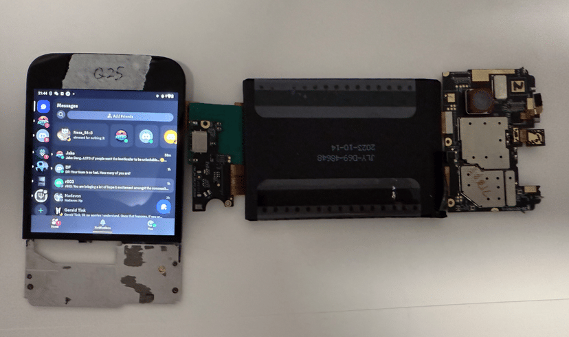 Zinwa Q25 vs Titan 2, Nostalgia BlackBerry dalam Wujud Kekinian | IDN Times